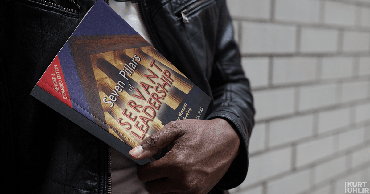 The 16 Top Servant Leadership Books for High-Growth Leaders