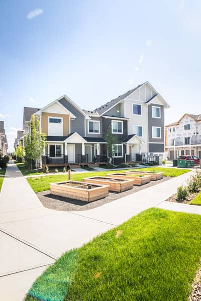 Canals Apartment and Townhomes – LEAR Construction