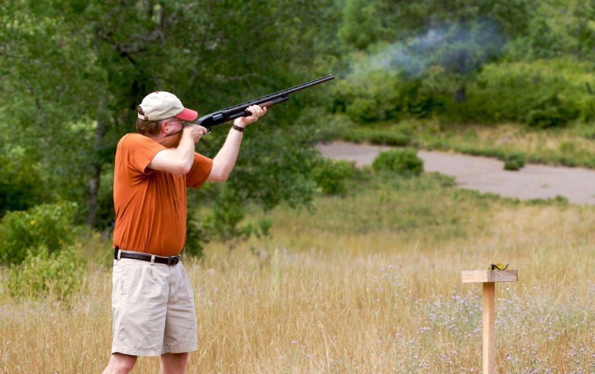 Best Clay Pigeon Thrower For Serious Shooters - Muddy Hunting