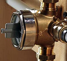 Delta R10000 VS R11000 Bathroom Shower Valve – Which Is The Best For ...