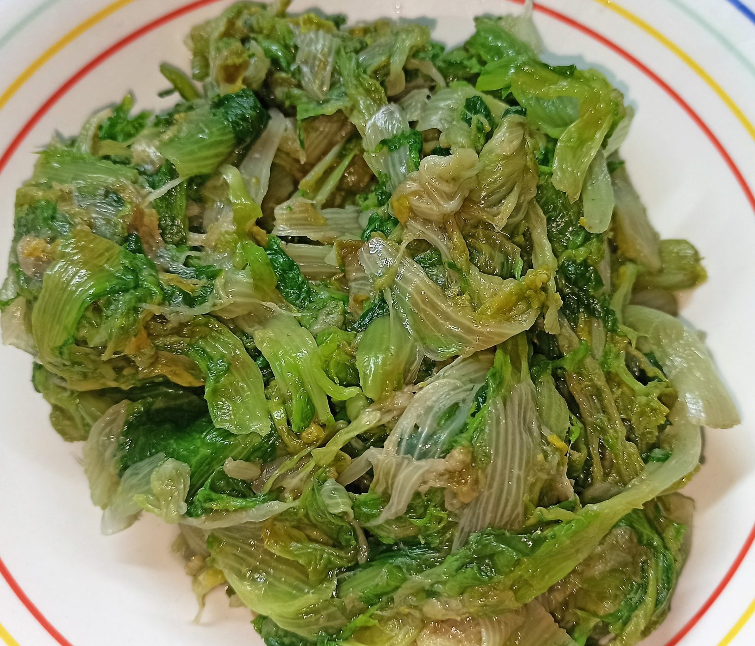 Fagioli e scarole, il piatto della tradizione contadina: Ecco la zuppa ...