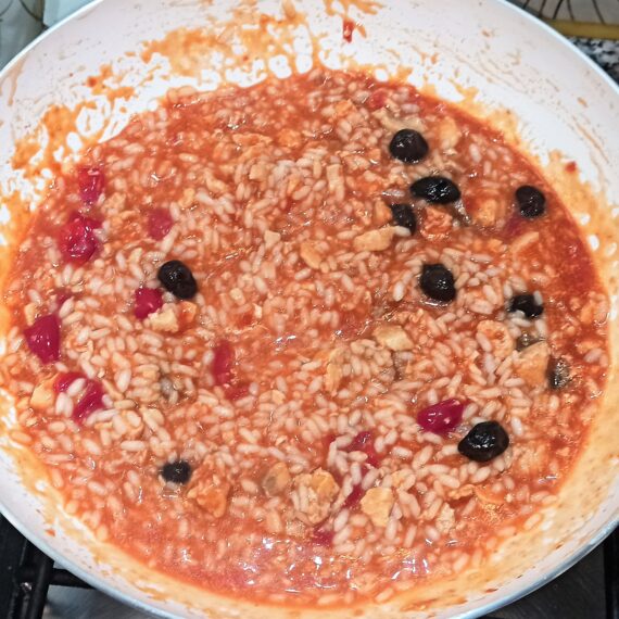 Risotto al ragù di pesce spada. L'idea originale per la domenica. Più ...