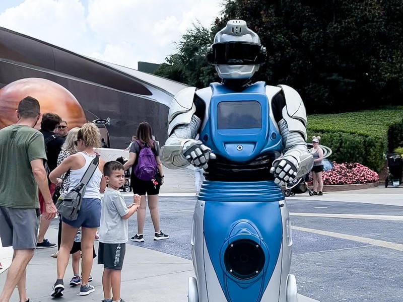 SPOTTED: iCan Robot At EPCOT - WDW Magazine